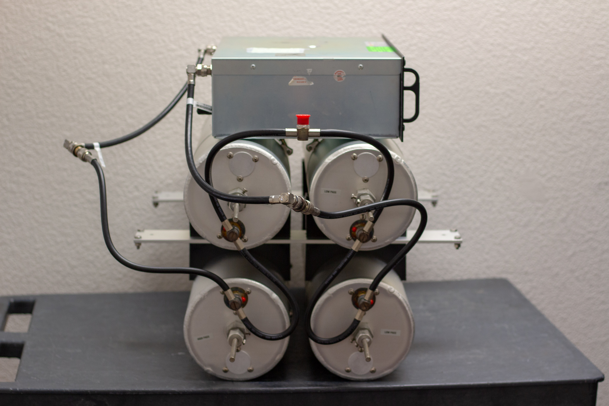 Motorola XPR 8300 Repeater and Sinclair Q202GC 4 Cavity Duplexer Combo ...